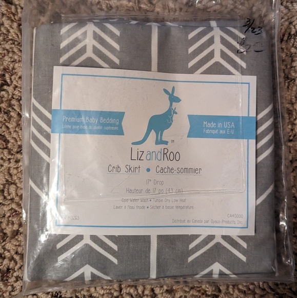 Liz and Roo | Bedding | Nwt Liz And Roo Gray White Arrow Baby Crib Crib ...